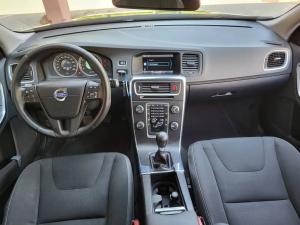 Melns Volvo V60 2011 Jelgava, ar dzinēja tilpumu 1.60 L un nobraukumu 281 tūkst. km par 4990 €, foto 19 vietnē AUTOMOTO.COM.LV
