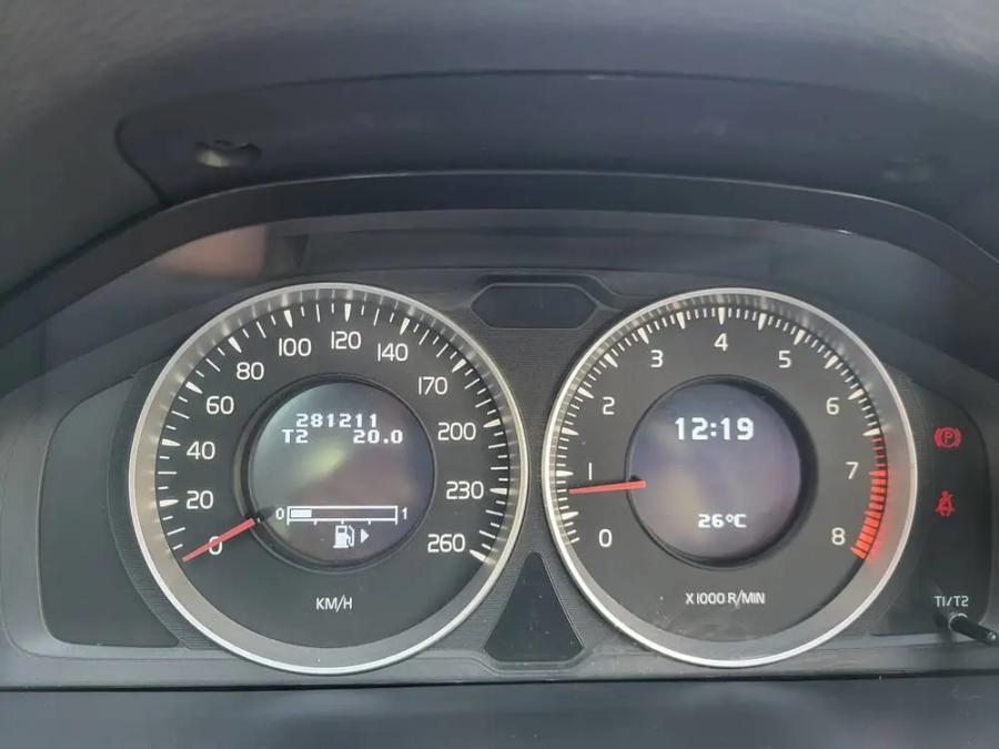 Melns Volvo V60 2011 Jelgava, ar dzinēja tilpumu 1.60 L un nobraukumu 281 tūkst. km par 4990 €, foto 21 vietnē AUTOMOTO.COM.LV
