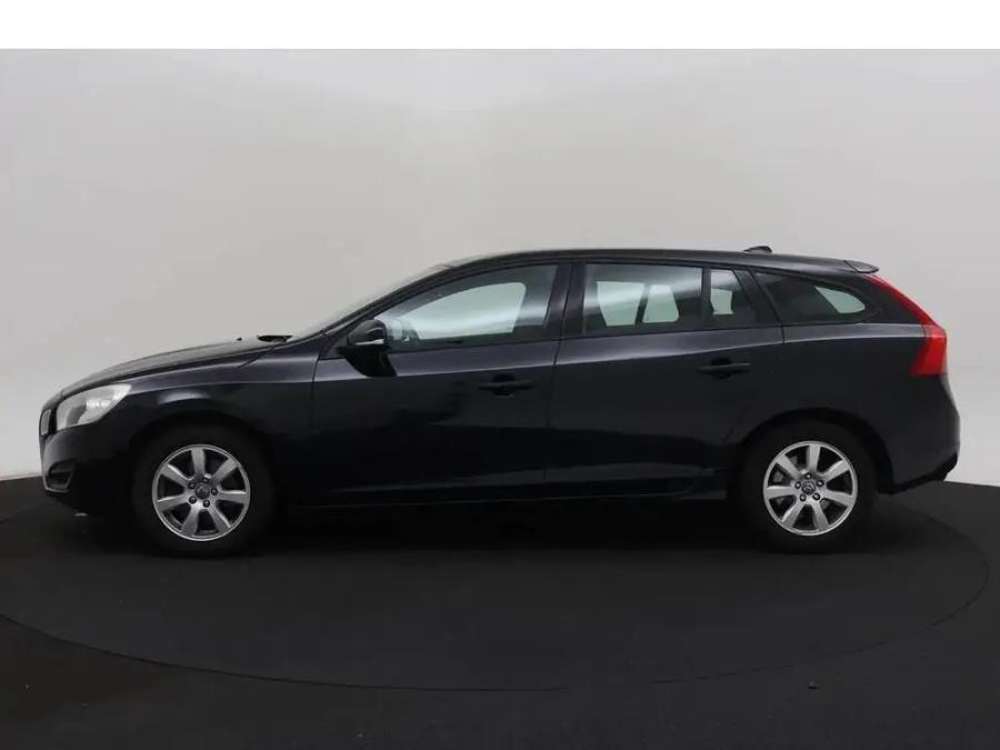 Melns Volvo V60 2011 Jelgava, ar dzinēja tilpumu 1.60 L un nobraukumu 281 tūkst. km par 4990 €, foto 36 vietnē AUTOMOTO.COM.LV
