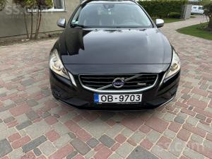 Melns Volvo V60 2011 Rīga, ar dzinēja tilpumu 2.00 L un nobraukumu 270 tūkst. km par 6290 €, foto 5 vietnē AUTOMOTO.COM.LV