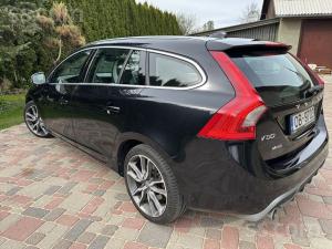 Melns Volvo V60 2011 Rīga, ar dzinēja tilpumu 2.00 L un nobraukumu 270 tūkst. km par 6290 €, foto 8 vietnē AUTOMOTO.COM.LV