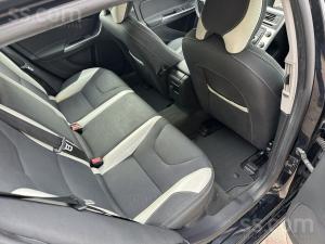 Melns Volvo V60 2011 Rīga, ar dzinēja tilpumu 2.00 L un nobraukumu 270 tūkst. km par 6290 €, foto 13 vietnē AUTOMOTO.COM.LV