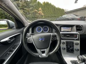 Melns Volvo V60 2011 Rīga, ar dzinēja tilpumu 2.00 L un nobraukumu 270 tūkst. km par 6290 €, foto 16 vietnē AUTOMOTO.COM.LV