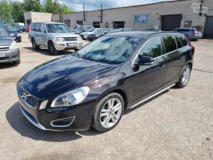 Melns Volvo V60 2011 Pakruojis, ar dzinēja tilpumu 2.00 L un nobraukumu 270 tūkst. km par 4650 €, foto  vietnē AUTOMOTO.COM.LV