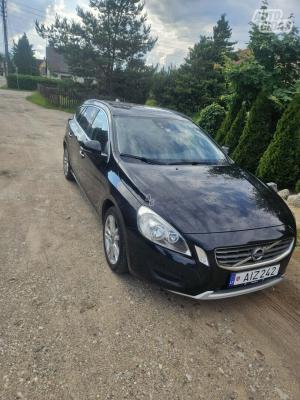 Black Volvo V60 2011 in Prienai, with an engine capacity of 2.00 L and mileage of 281 thousand km for 6200 €, photo  on AUTOMOTO.COM.LV