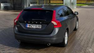 Black Volvo V60 2011 in Vilnius, with an engine capacity of 2.40 L and mileage of 355 thousand km for 6300 €, photo 6 on AUTOMOTO.COM.LV
