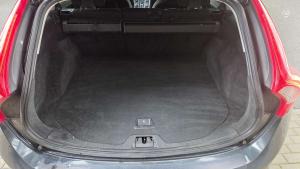 Black Volvo V60 2011 in Vilnius, with an engine capacity of 2.40 L and mileage of 355 thousand km for 6300 €, photo 7 on AUTOMOTO.COM.LV