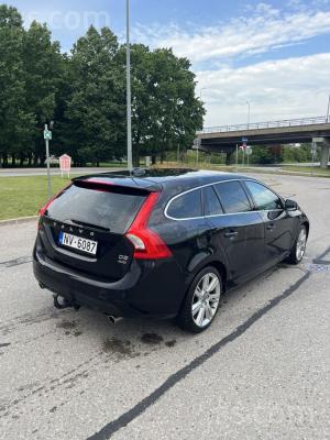 Melns Volvo V60 2011 Ventspils, ar dzinēja tilpumu 2.40 L un nobraukumu 299 tūkst. km par 6000 €, foto 6 vietnē AUTOMOTO.COM.LV