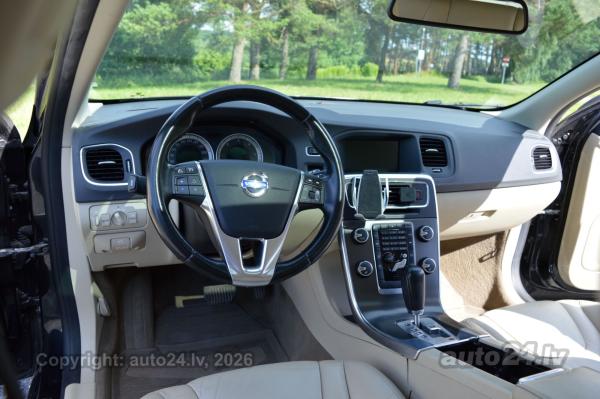 Black Volvo V60 2011 in Tallinn, with an engine capacity of 2.00 L and mileage of 288 thousand km for 4500 €, photo 5 on AUTOMOTO.COM.LV
