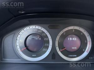Melns Volvo V60 2011 Ogre, ar dzinēja tilpumu 2.00 L un nobraukumu 350 tūkst. km par 4500 €, foto 6 vietnē AUTOMOTO.COM.LV