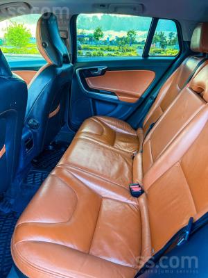 Melns Volvo V60 2011 Ogre, ar dzinēja tilpumu 2.00 L un nobraukumu 350 tūkst. km par 4500 €, foto 8 vietnē AUTOMOTO.COM.LV