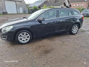 Black Volvo V60 2011 in Pasvalys, with an engine capacity of 1.56 L and mileage of 0 thousand km for 3400 €, photo 5 on AUTOMOTO.COM.LV