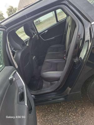 Black Volvo V60 2011 in Pasvalys, with an engine capacity of 1.56 L and mileage of 0 thousand km for 3400 €, photo 9 on AUTOMOTO.COM.LV