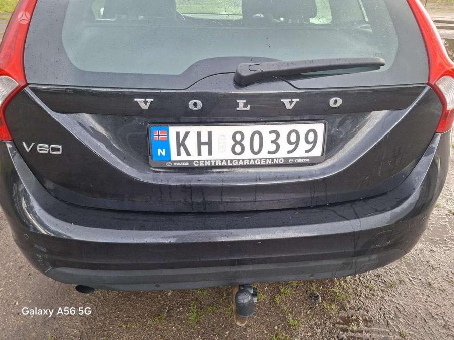 Black Volvo V60 2011 in Pasvalys, with an engine capacity of 1.56 L and mileage of 0 thousand km for 3400 €, photo 17 on AUTOMOTO.COM.LV