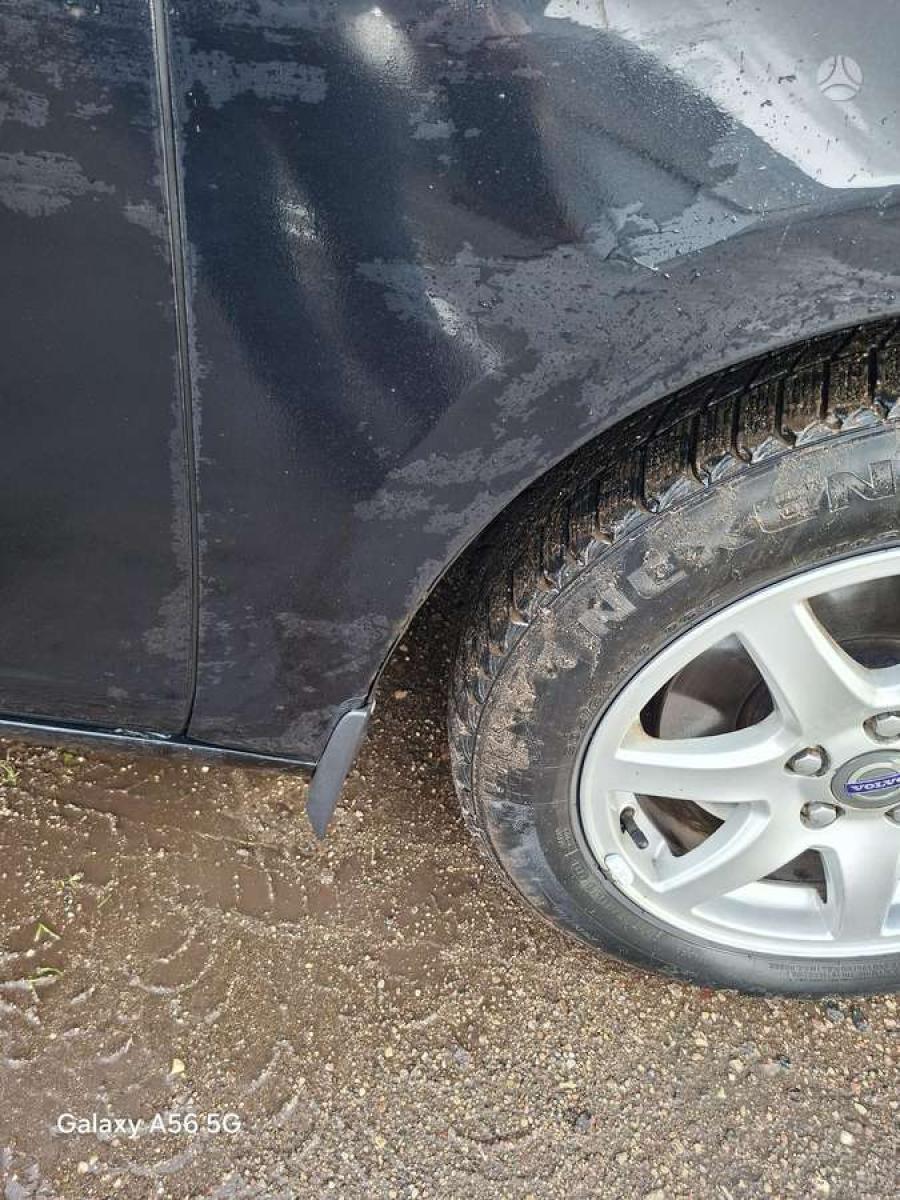 Black Volvo V60 2011 in Pasvalys, with an engine capacity of 1.56 L and mileage of 0 thousand km for 3400 €, photo 23 on AUTOMOTO.COM.LV