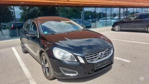 Melns Volvo V60 2011 Kauņa, ar dzinēja tilpumu 1.98 L un nobraukumu 280 tūkst. km par 4190 €, foto 3 vietnē AUTOMOTO.COM.LV