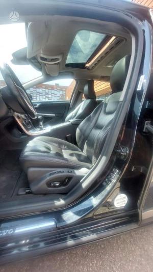 Melns Volvo V60 2011 Kauņa, ar dzinēja tilpumu 1.98 L un nobraukumu 280 tūkst. km par 4190 €, foto 8 vietnē AUTOMOTO.COM.LV