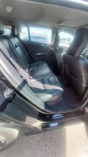Melns Volvo V60 2011 Kauņa, ar dzinēja tilpumu 1.98 L un nobraukumu 280 tūkst. km par 4190 €, foto 9 vietnē AUTOMOTO.COM.LV