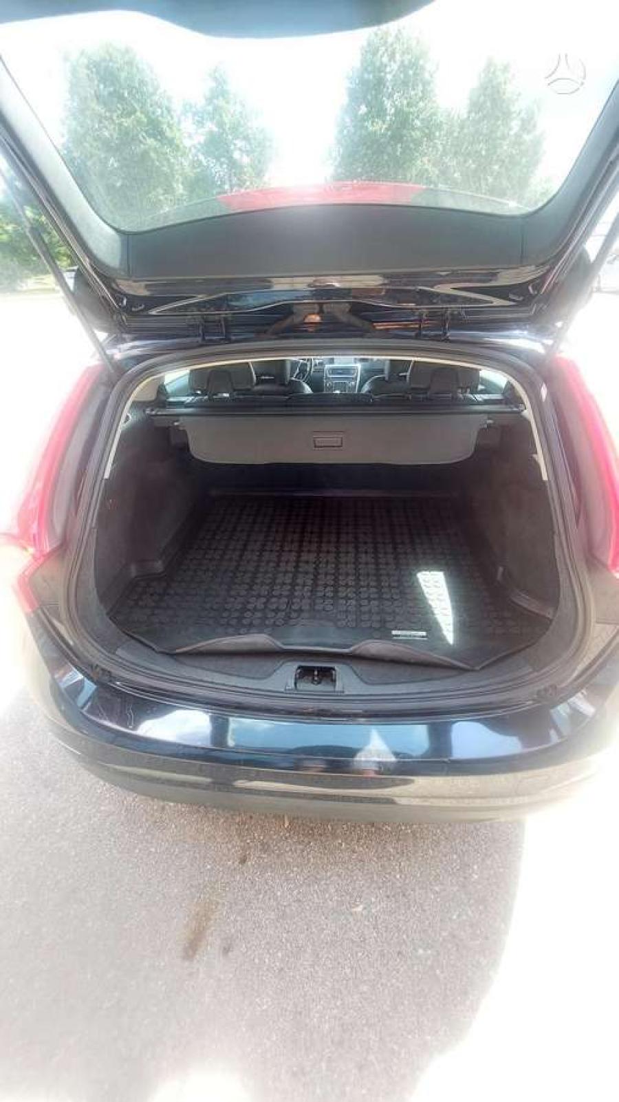 Melns Volvo V60 2011 Kauņa, ar dzinēja tilpumu 1.98 L un nobraukumu 280 tūkst. km par 4190 €, foto 10 vietnē AUTOMOTO.COM.LV