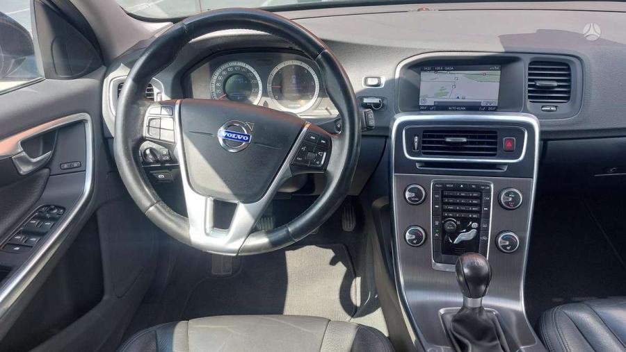 Melns Volvo V60 2011 Kauņa, ar dzinēja tilpumu 1.98 L un nobraukumu 280 tūkst. km par 4190 €, foto 12 vietnē AUTOMOTO.COM.LV