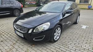 Black Volvo V60 2011 in Riga, with an engine capacity of 2.00 L and mileage of 312 thousand km for 6500 €, photo  on AUTOMOTO.COM.LV