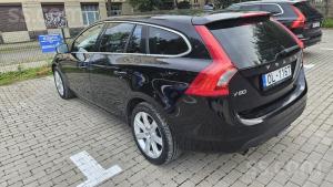 Black Volvo V60 2011 in Riga, with an engine capacity of 2.00 L and mileage of 312 thousand km for 6500 €, photo 4 on AUTOMOTO.COM.LV