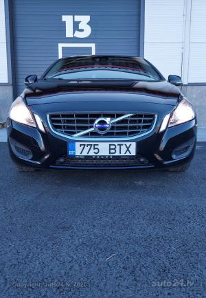 Black Volvo V60 2011 in Parnu, with an engine capacity of 2.40 L and mileage of 301 thousand km for 6000 €, photo  on AUTOMOTO.COM.LV
