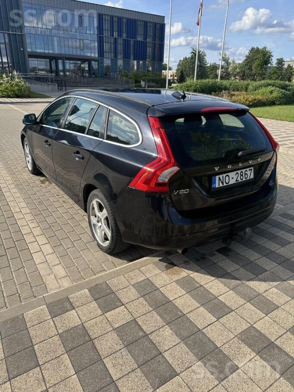 Черный Вольво B60 2011 в Екабпилс, объемом двигателя 2.00 л и пробегом 342 тыс. км за 6000 €, фото 2 на AUTOMOTO.COM.LV