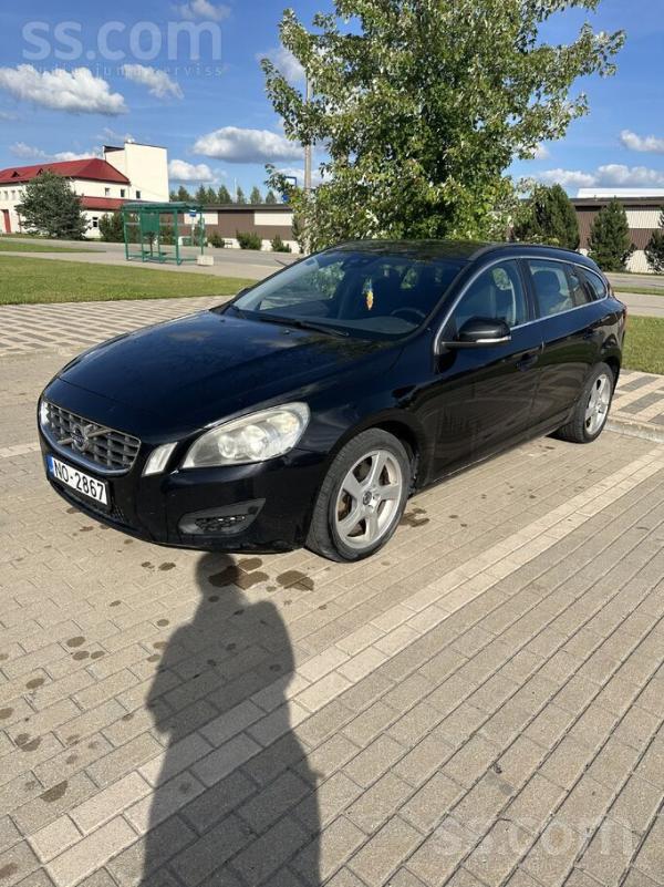 Черный Вольво B60 2011 в Екабпилс, объемом двигателя 2.00 л и пробегом 342 тыс. км за 6000 €, фото 3 на AUTOMOTO.COM.LV