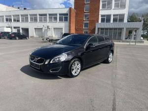 Black Volvo V60 2011 in Marijampole, with an engine capacity of 2.40 L and mileage of 282 thousand km for 5800 €, photo  on AUTOMOTO.COM.LV