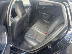 Melns Volvo V60 2011 Marijampole, ar dzinēja tilpumu 2.40 L un nobraukumu 282 tūkst. km par 5800 €, foto 15 vietnē AUTOMOTO.COM.LV
