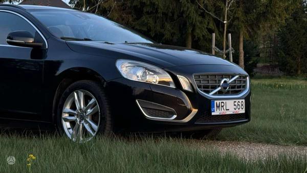 Melns Volvo V60 2011 Lazdijai, ar dzinēja tilpumu 1.56 L un nobraukumu 298 tūkst. km par 5390 €, foto 2 vietnē AUTOMOTO.COM.LV