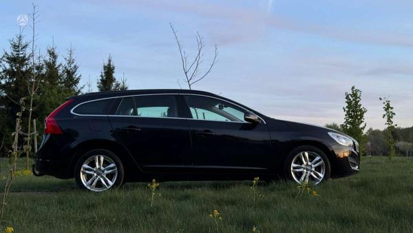 Melns Volvo V60 2011 Lazdijai, ar dzinēja tilpumu 1.56 L un nobraukumu 298 tūkst. km par 5390 €, foto 7 vietnē AUTOMOTO.COM.LV