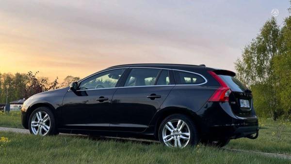 Melns Volvo V60 2011 Lazdijai, ar dzinēja tilpumu 1.56 L un nobraukumu 298 tūkst. km par 5390 €, foto 9 vietnē AUTOMOTO.COM.LV
