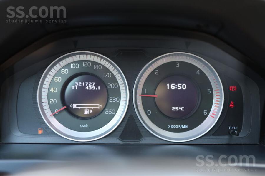 Melns Volvo V60 2011 Rīga, ar dzinēja tilpumu 2.00 L un nobraukumu 322 tūkst. km par 3900 €, foto 1 vietnē AUTOMOTO.COM.LV