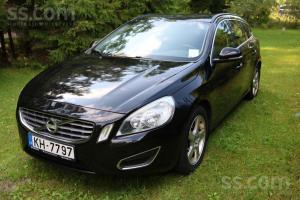 Melns Volvo V60 2011 Rīga, ar dzinēja tilpumu 2.00 L un nobraukumu 322 tūkst. km par 3900 €, foto 4 vietnē AUTOMOTO.COM.LV