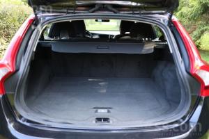 Melns Volvo V60 2011 Rīga, ar dzinēja tilpumu 2.00 L un nobraukumu 322 tūkst. km par 3900 €, foto 9 vietnē AUTOMOTO.COM.LV