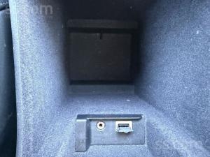 Black Volvo V60 2011 in Ventspils, with an engine capacity of 2.40 L and mileage of 300 thousand km for 6100 €, photo 33 on AUTOMOTO.COM.LV