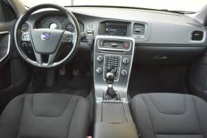 Black Volvo V60 2011 in Talsi, with an engine capacity of 2.00 L and mileage of 213 thousand km for 5900 €, photo 8 on AUTOMOTO.COM.LV