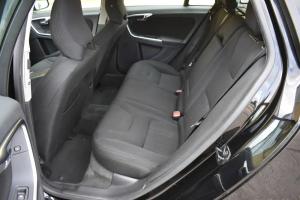 Black Volvo V60 2011 in Talsi, with an engine capacity of 2.00 L and mileage of 213 thousand km for 5900 €, photo 9 on AUTOMOTO.COM.LV