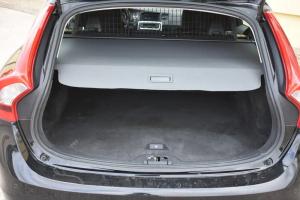 Black Volvo V60 2011 in Talsi, with an engine capacity of 2.00 L and mileage of 213 thousand km for 5900 €, photo 10 on AUTOMOTO.COM.LV
