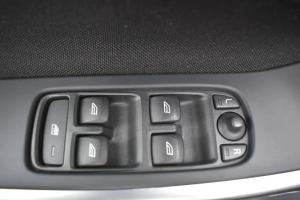 Black Volvo V60 2011 in Talsi, with an engine capacity of 2.00 L and mileage of 213 thousand km for 5900 €, photo 11 on AUTOMOTO.COM.LV