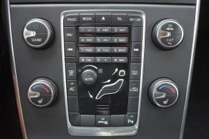 Black Volvo V60 2011 in Talsi, with an engine capacity of 2.00 L and mileage of 213 thousand km for 5900 €, photo 14 on AUTOMOTO.COM.LV