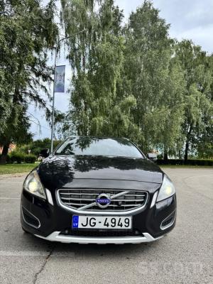 Black Volvo V60 2011 in Bauska, with an engine capacity of 2.00 L and mileage of 493 thousand km for 4600 €, photo 8 on AUTOMOTO.COM.LV