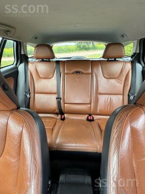 Black Volvo V60 2011 in Bauska, with an engine capacity of 2.00 L and mileage of 493 thousand km for 4600 €, photo 13 on AUTOMOTO.COM.LV