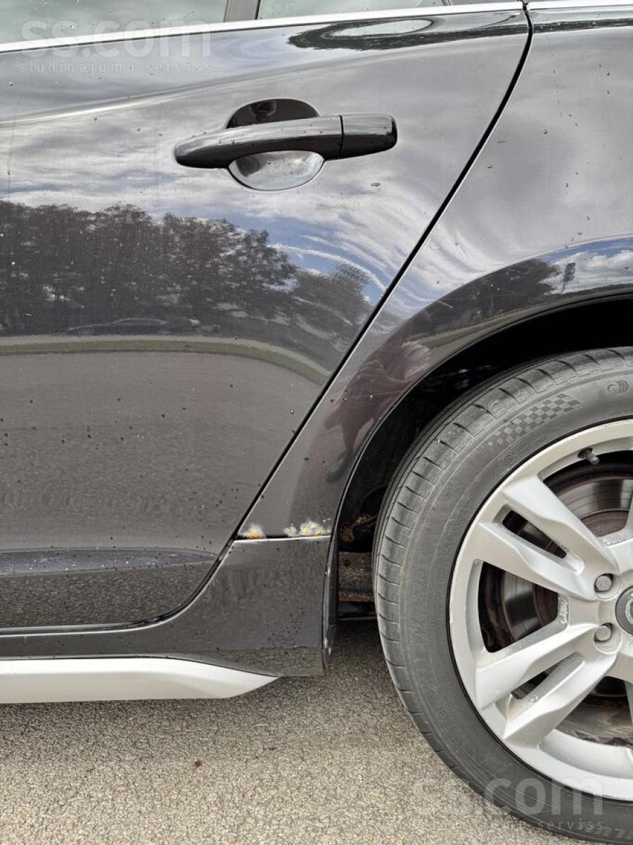 Black Volvo V60 2011 in Bauska, with an engine capacity of 2.00 L and mileage of 493 thousand km for 4600 €, photo 23 on AUTOMOTO.COM.LV