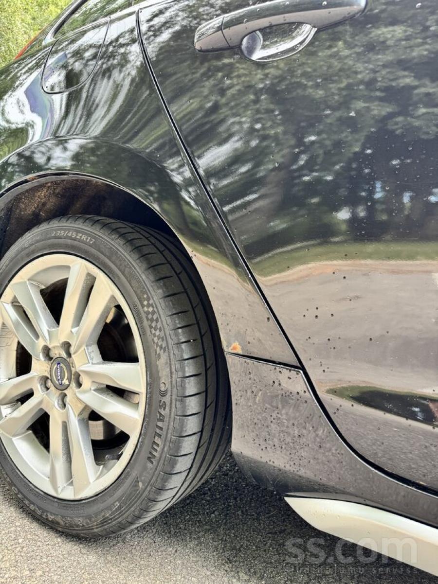 Black Volvo V60 2011 in Bauska, with an engine capacity of 2.00 L and mileage of 493 thousand km for 4600 €, photo 24 on AUTOMOTO.COM.LV
