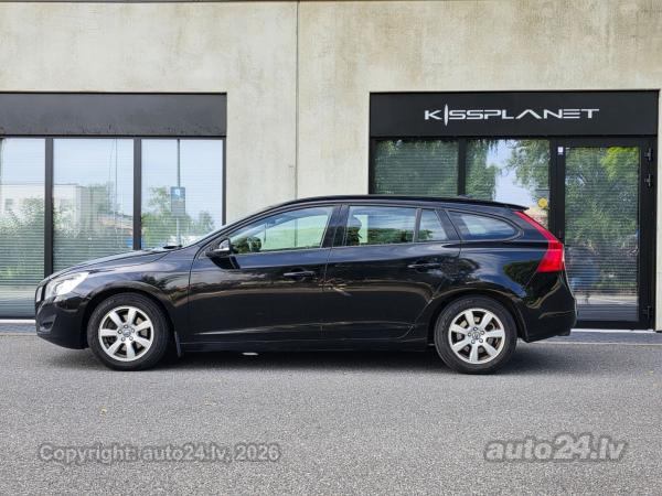Melns Volvo V60 2011 Pērnava, ar dzinēja tilpumu 1.60 L un nobraukumu 346 tūkst. km par 5000 €, foto 1 vietnē AUTOMOTO.COM.LV