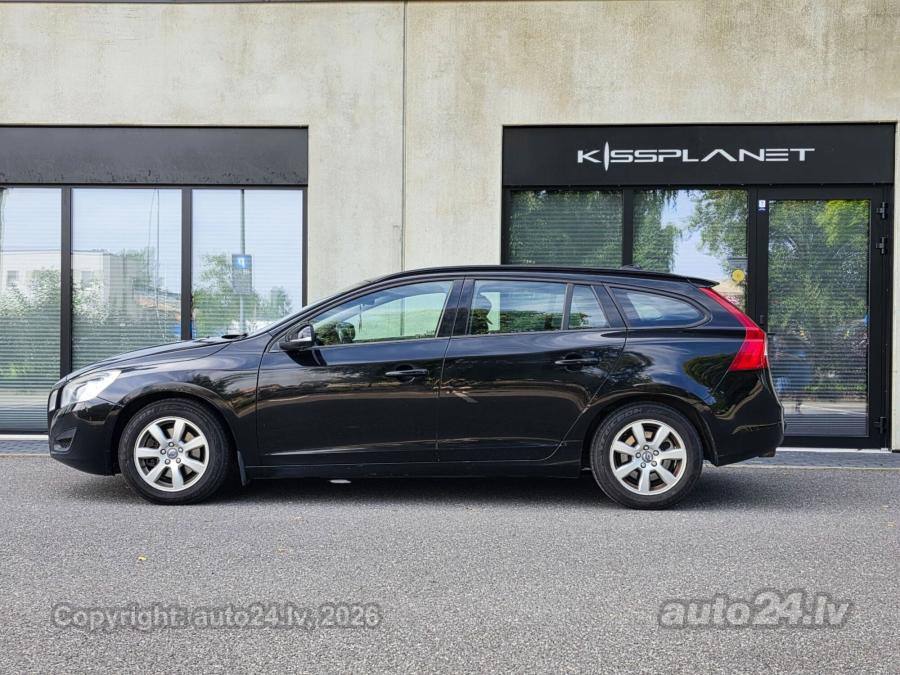 Melns Volvo V60 2011 Pērnava, ar dzinēja tilpumu 1.60 L un nobraukumu 346 tūkst. km par 5000 €, foto 1 vietnē AUTOMOTO.COM.LV