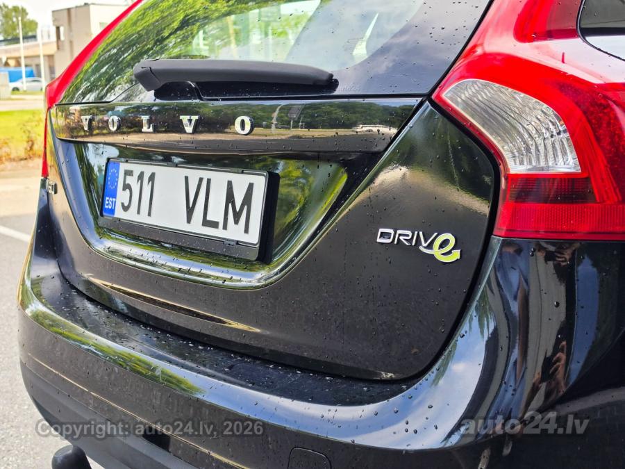 Melns Volvo V60 2011 Pērnava, ar dzinēja tilpumu 1.60 L un nobraukumu 346 tūkst. km par 5000 €, foto 6 vietnē AUTOMOTO.COM.LV